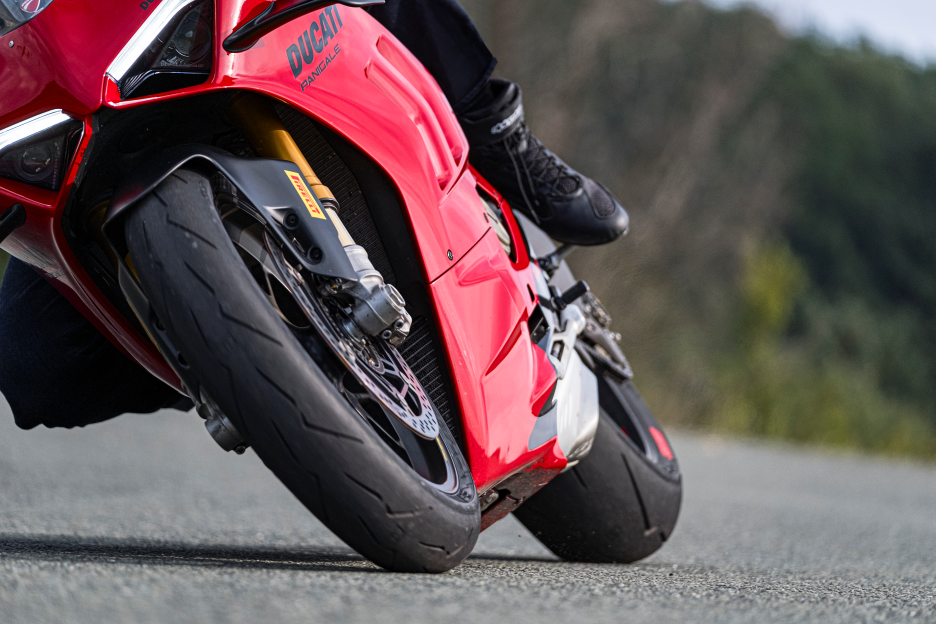 DIABLO™ Supercorsa V4 SP New - バイク タイヤ | Pirelli